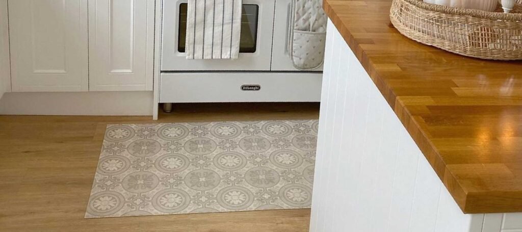 How To Clean Vinyl Kitchen Mats - Artsy Mats